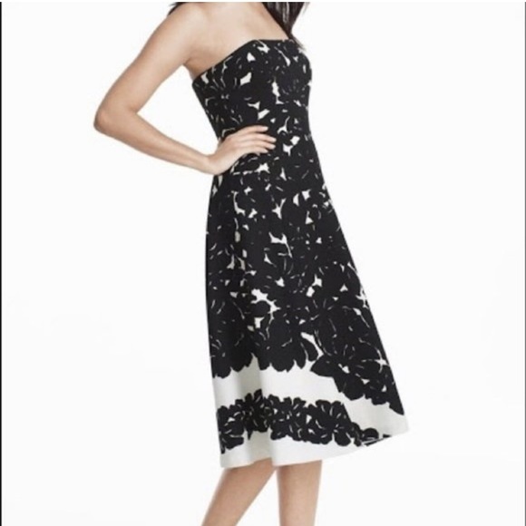 White House Black Market | Dresses | Nwt White House Black Market Strapless Floral Fit Flare ...